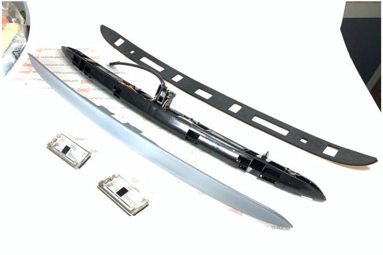 TRUNK LID GRIP - W/BUTTON(GRAY) E46 2K4004 - Twincell