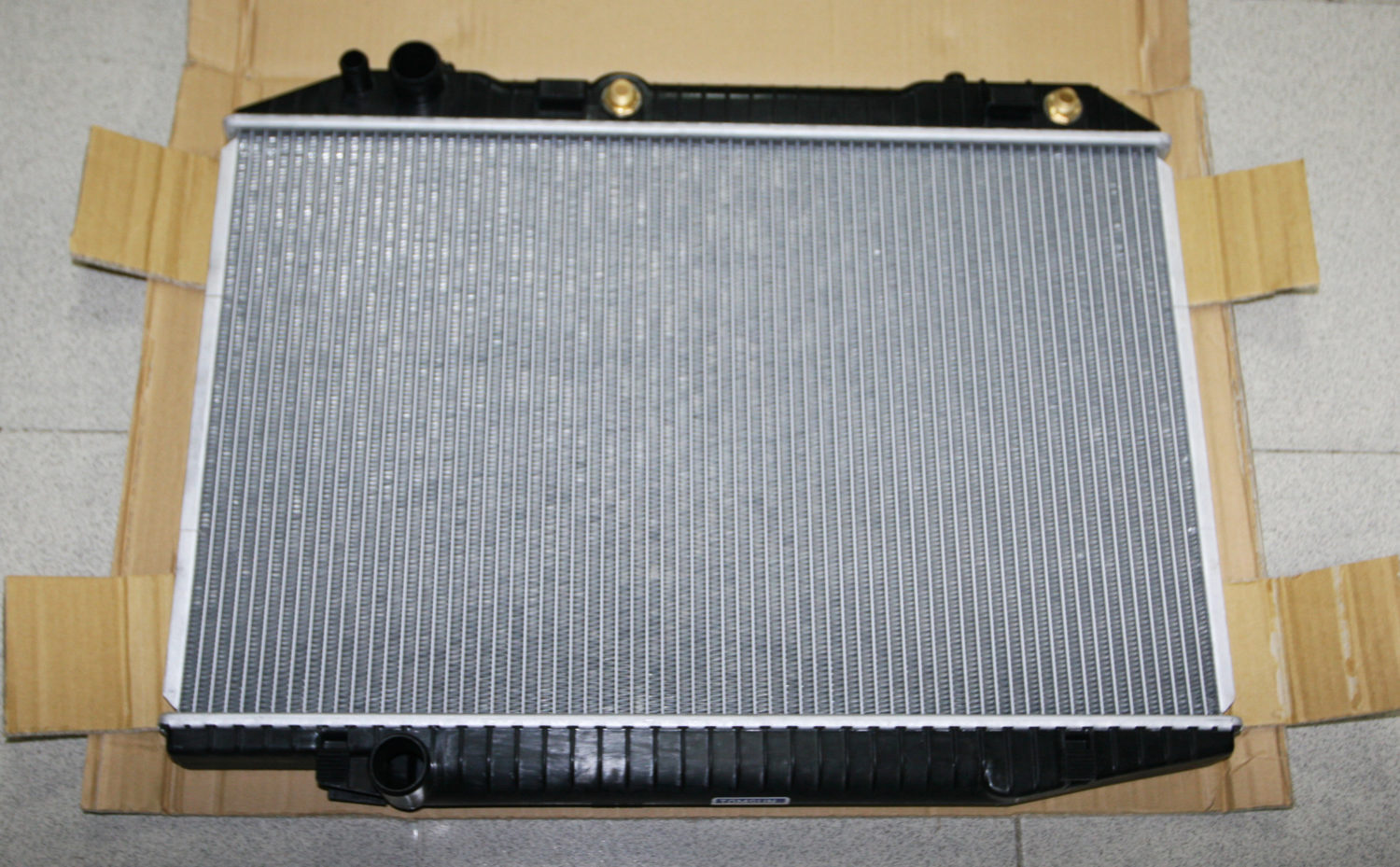 RADIATOR - MERCEDES BENZ W126 86-90 5000CC - Twincell
