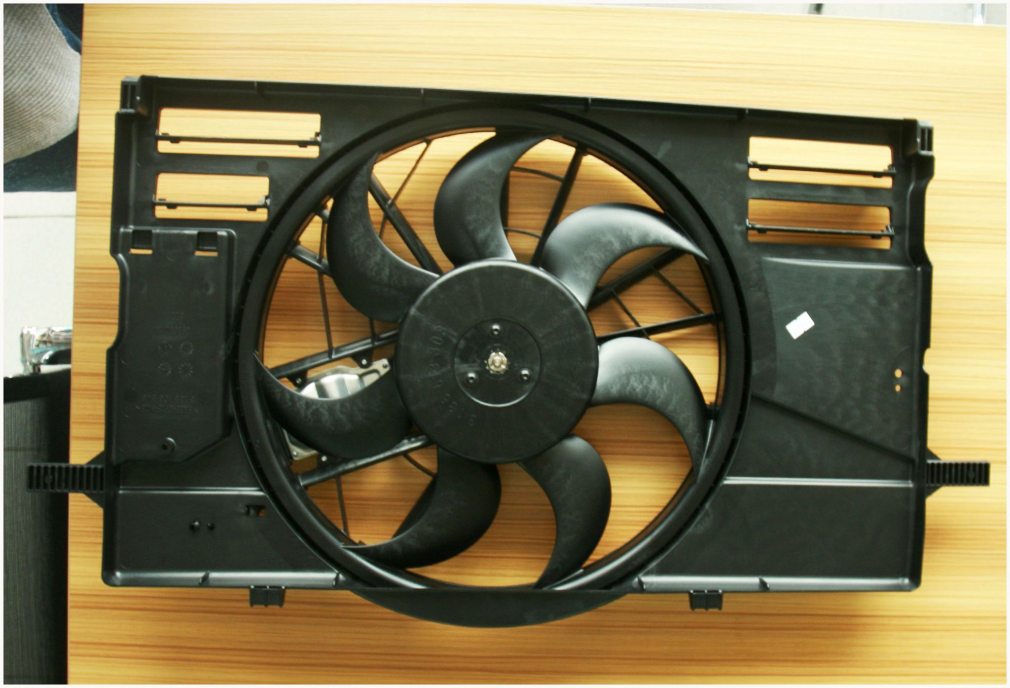 FAN MOTOR ASSY - VOLVO S40/V50/C30 03- Twincell