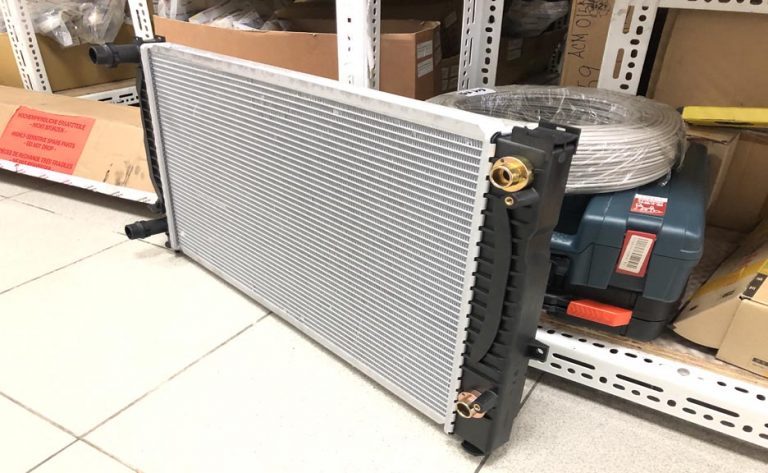 RADIATOR - AUDI A4 8D 95-01 ADR APT AGZ 5CY - Twincell