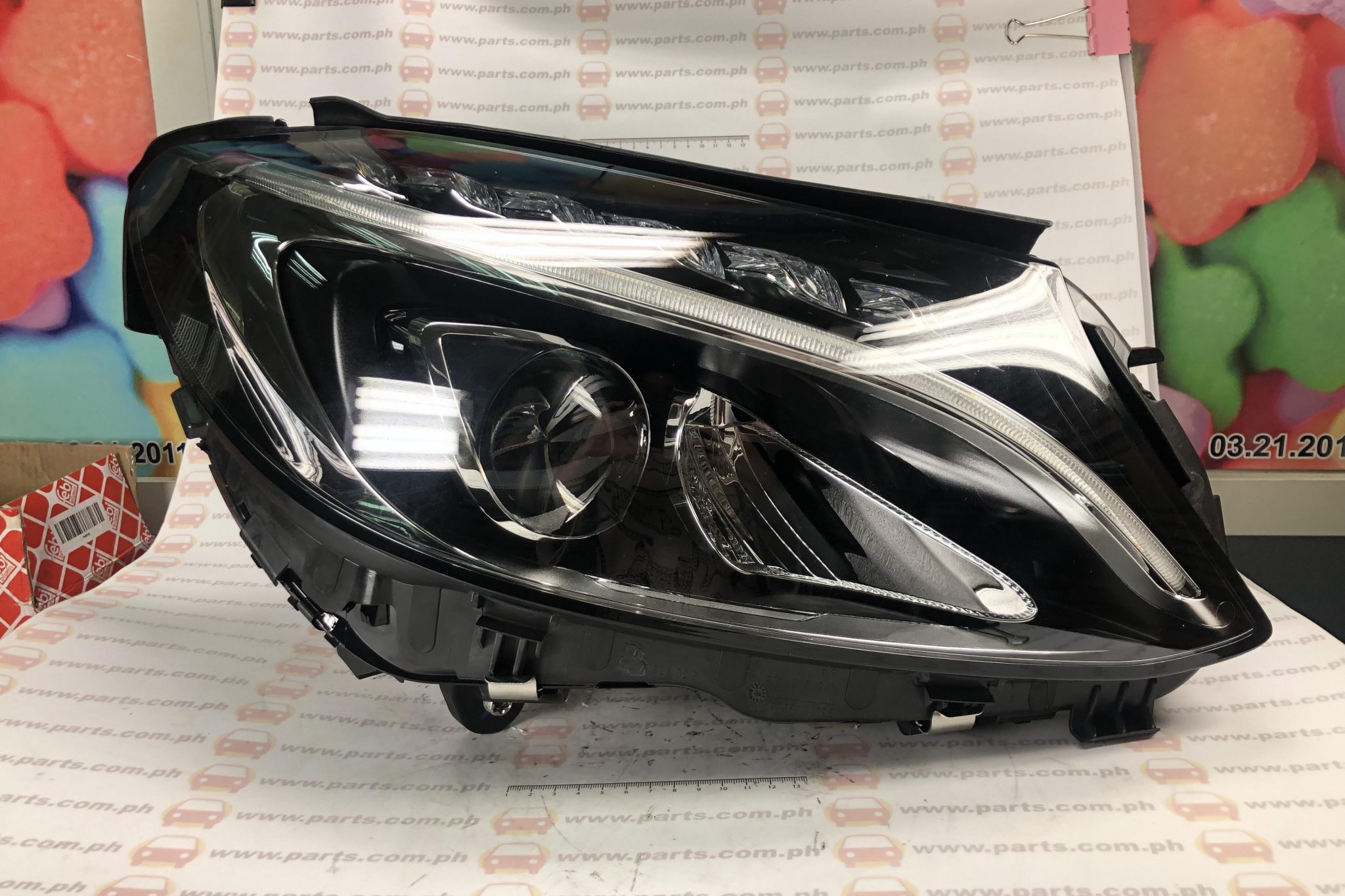 HEAD LIGHT RH - W205/C200/M274 - Twincell
