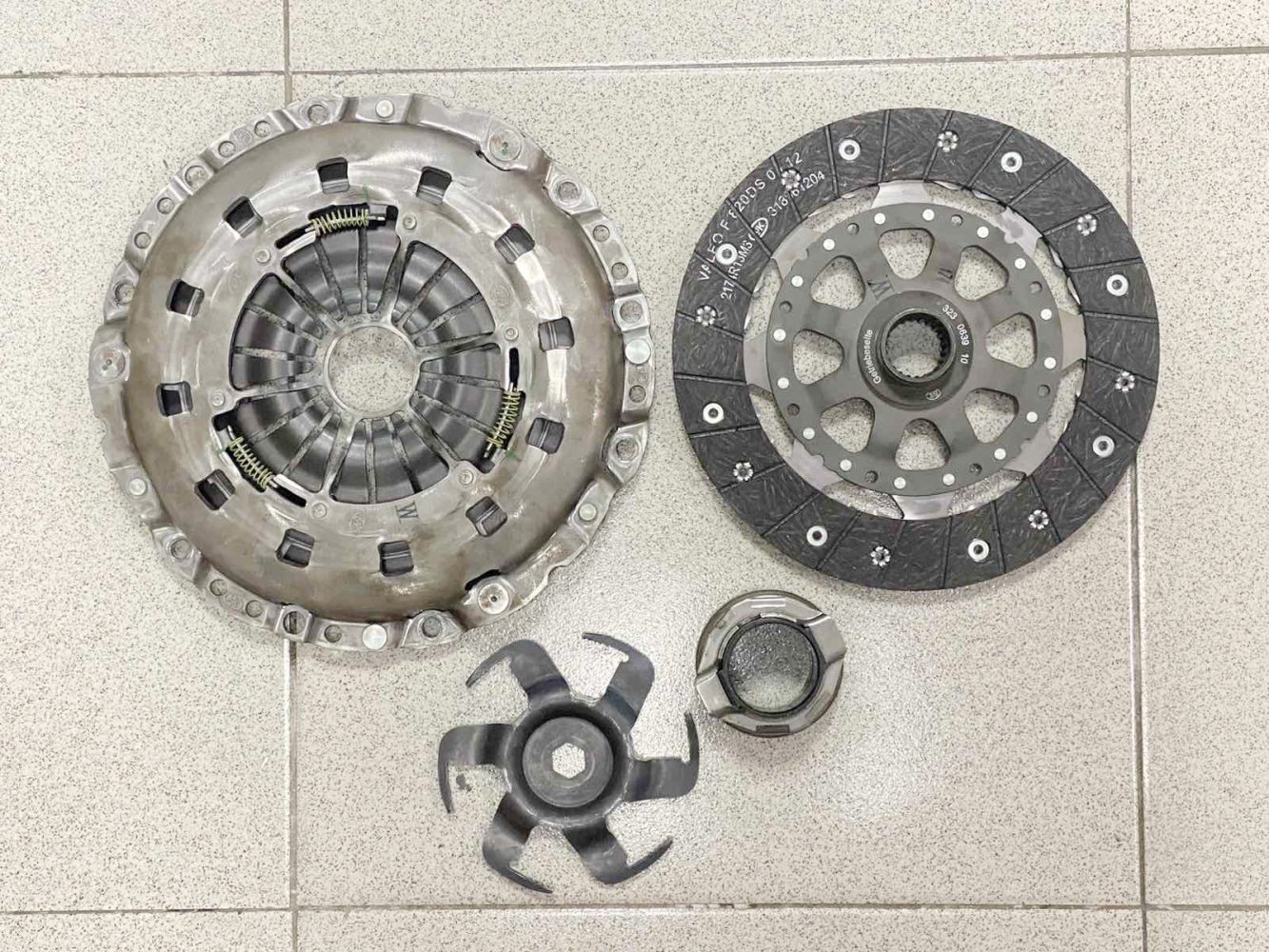 CLUTCH SET - BMW E46 316I N42/N45/N46 03- Twincell